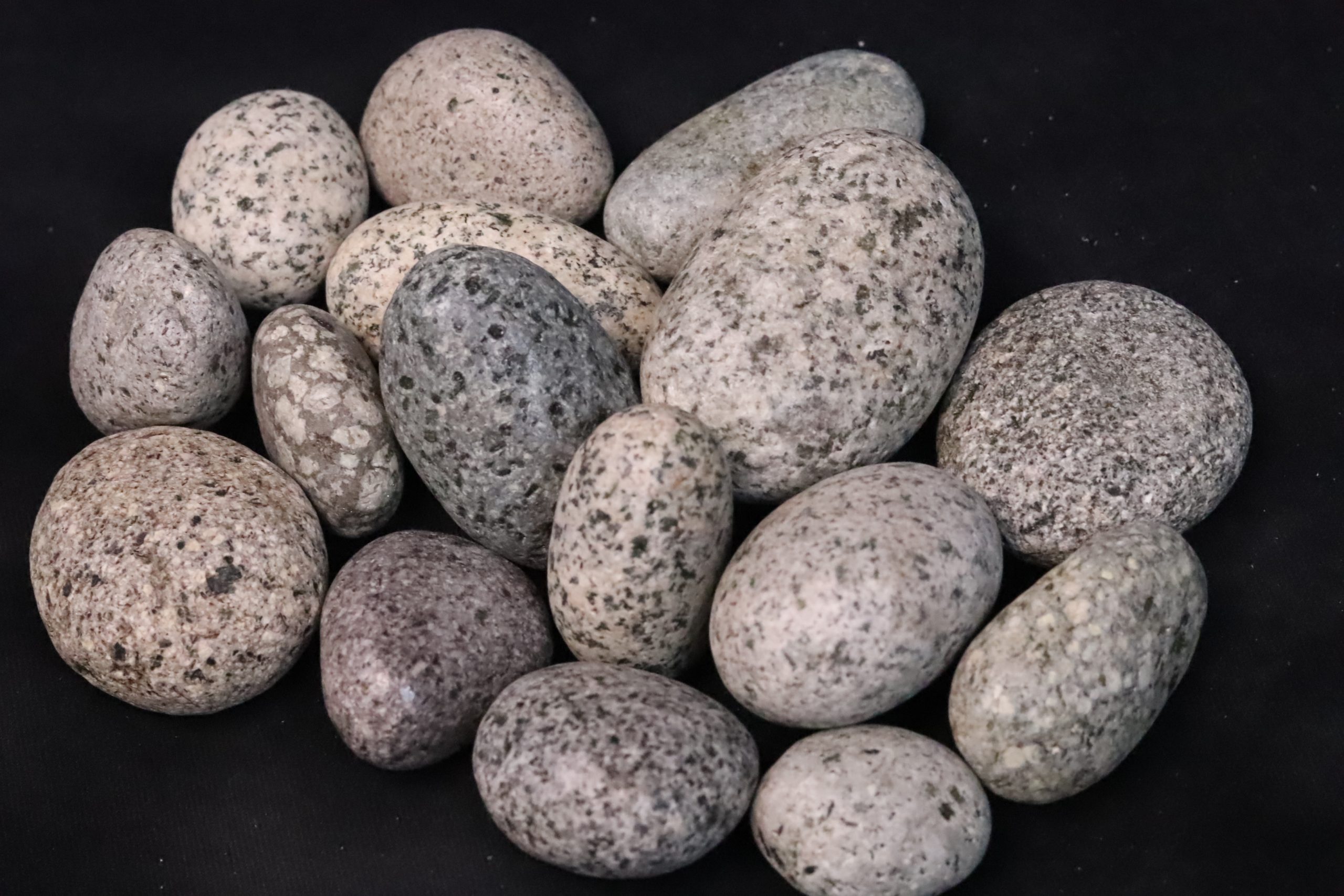 EGG GRAY STONES 20-40MM /10K BAG - GT Stone Works Shop